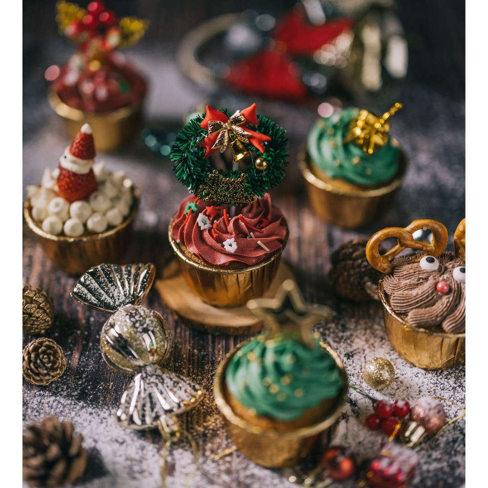 Christmas Strawberry Tree Cake + Xmas Snack Box / Cupcakes Set | (Klan ...
