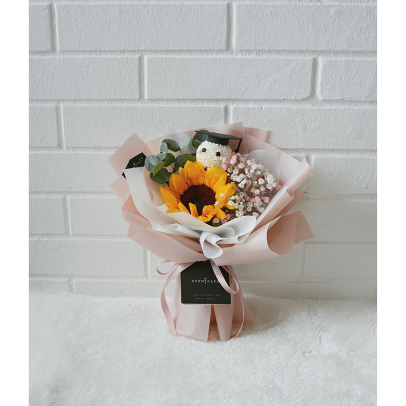 The Scholar Graduation Petite Flower Bouquet (Johor Bahru Delivery Onl ...