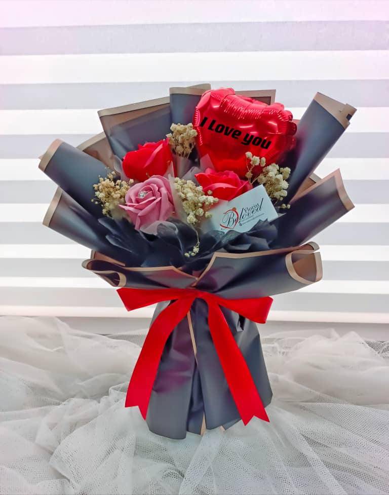 Crystal Soap Rose With Mini Balloon (Klang Valley Delivery) | Giftr ...