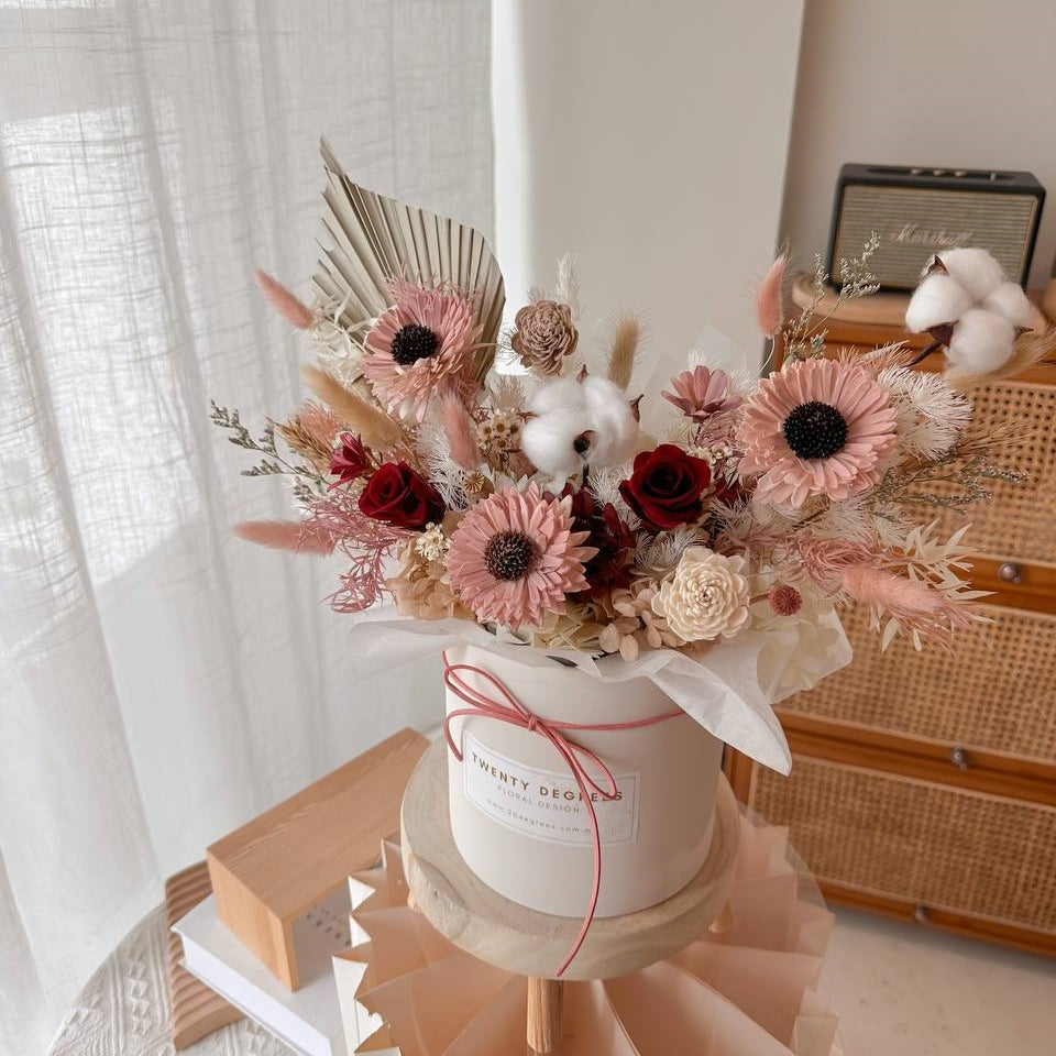 Danielle Preserved Flower Vase (Klang Valley Delivery) | Giftr ...