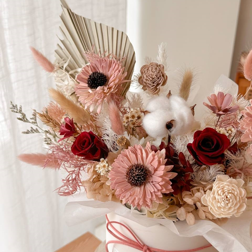 Danielle Preserved Flower Vase (Klang Valley Delivery) | Giftr ...