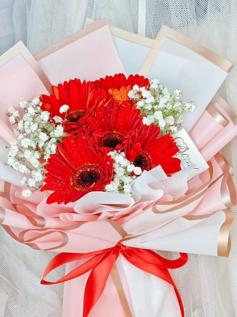 Fresh Gerbera With Baby Breath Bouquet (Klang Valley Delivery) | Giftr ...