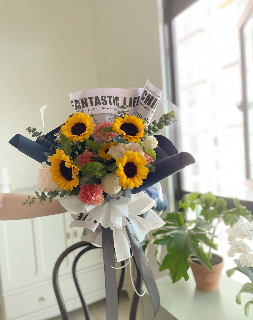 Bree Sunflower Bouquet (Klang Valley Delivery) | Giftr - Malaysia's ...