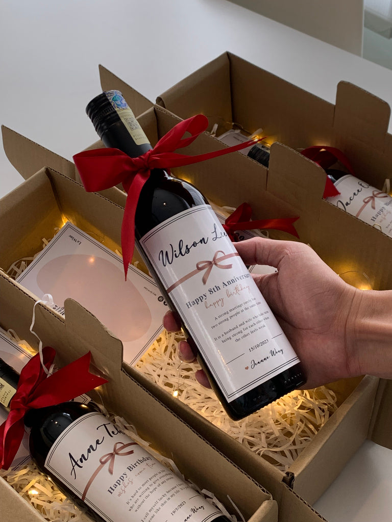Mini Red Wine (375ml) Gift Set with Personalised Name and Message (Wes ...