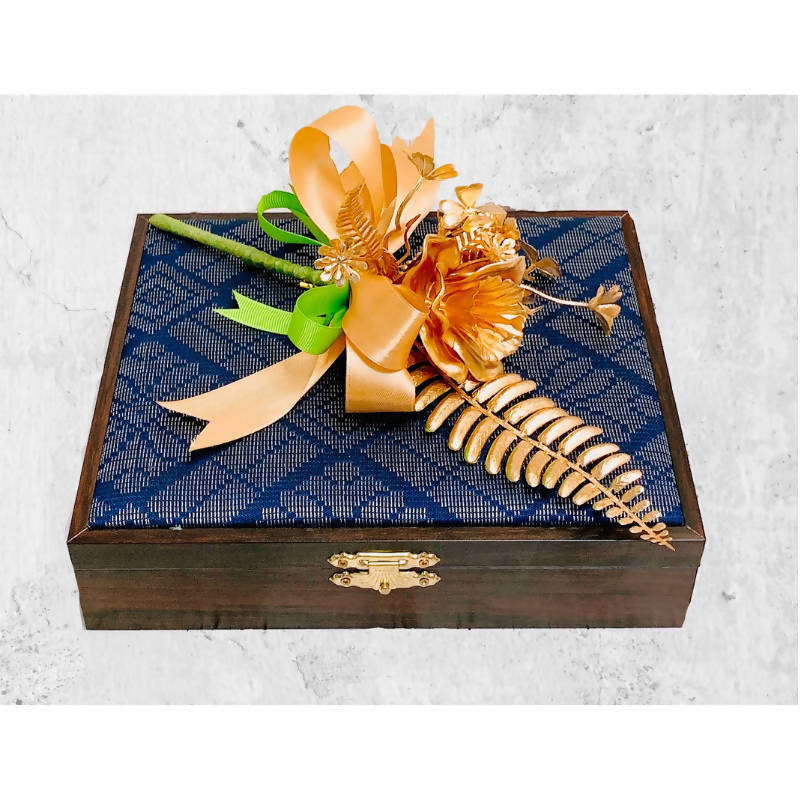Hamper | Monrovia Raya Songket Gift Box - Small ( With Premium Dates a ...